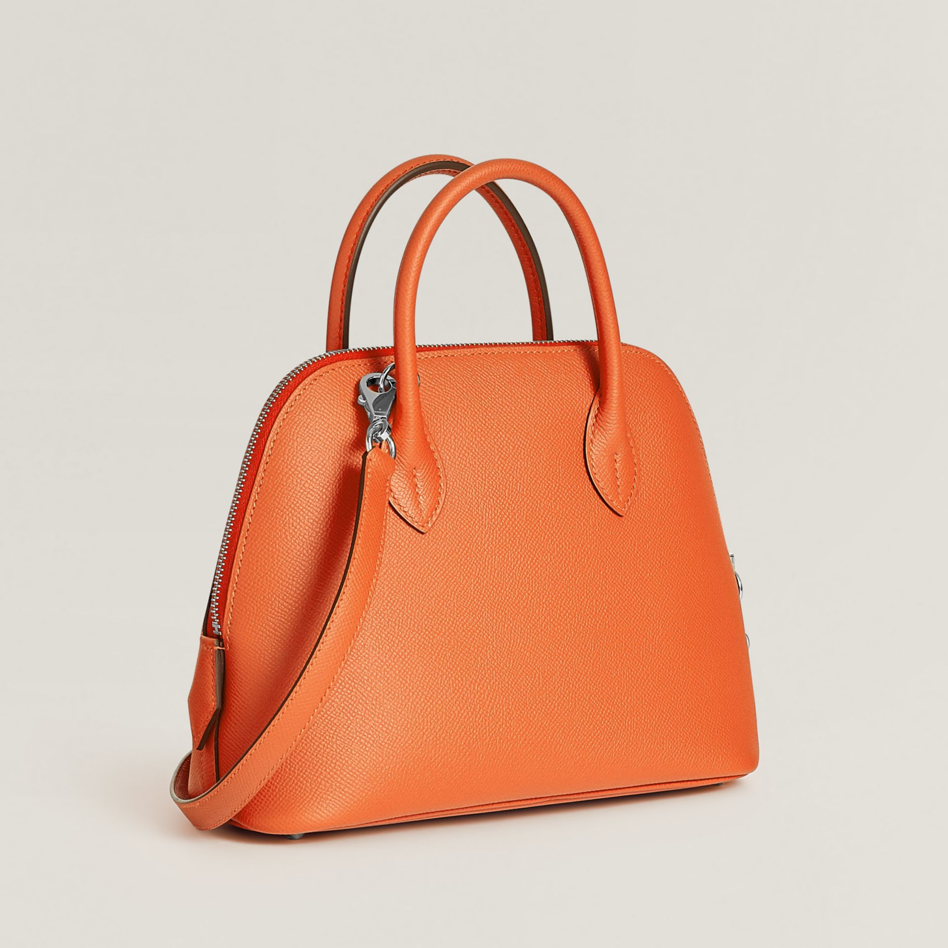 Hermès 101: Khám Phá Vẻ Đẹp Đơn Giản Của Hermès Bolide