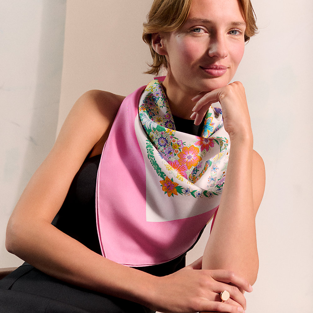 Carré 90 Brides de Gala en Fleurs - Rosa | Hermès México