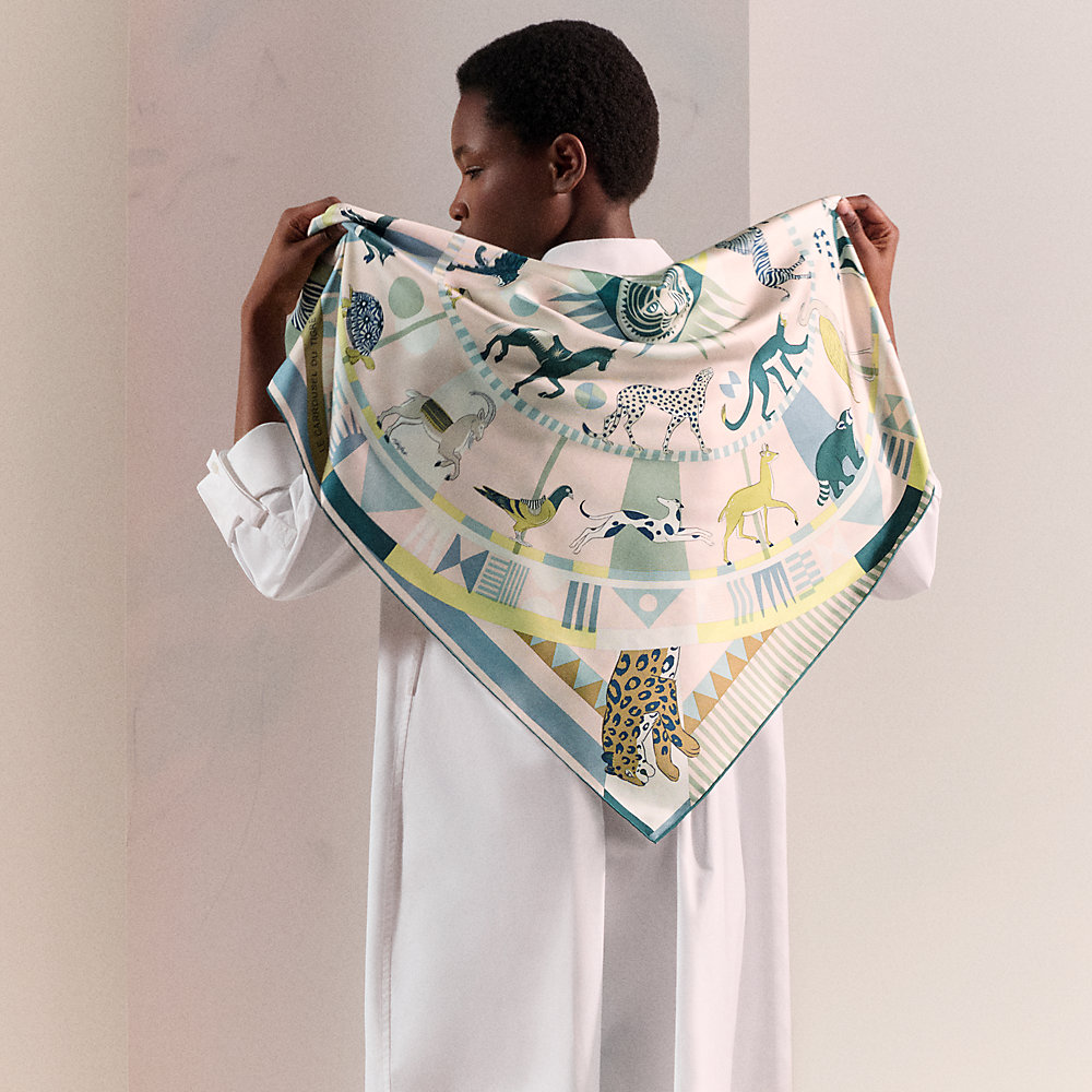 Le Carrousel du Tigre Royal scarf 90 - Pink | Hermès Belgium