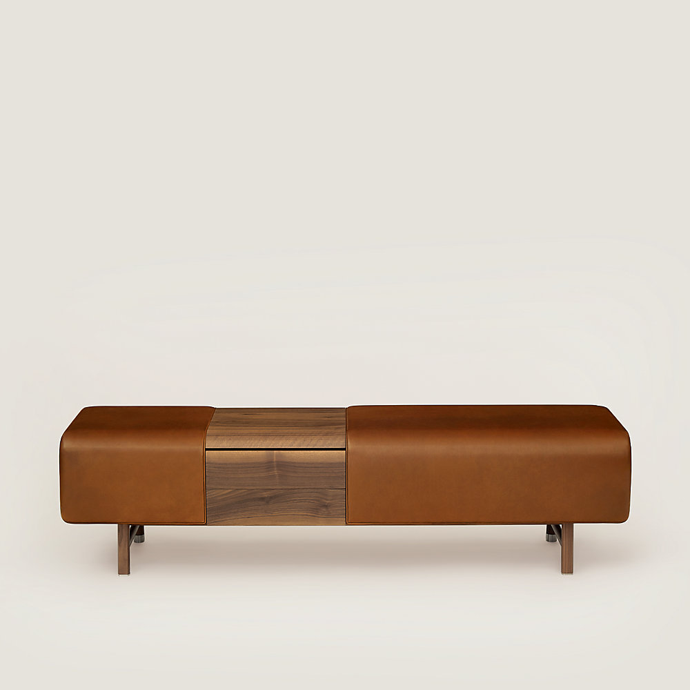 Les Necessaires d'Hermès long bench | Hermès Canada