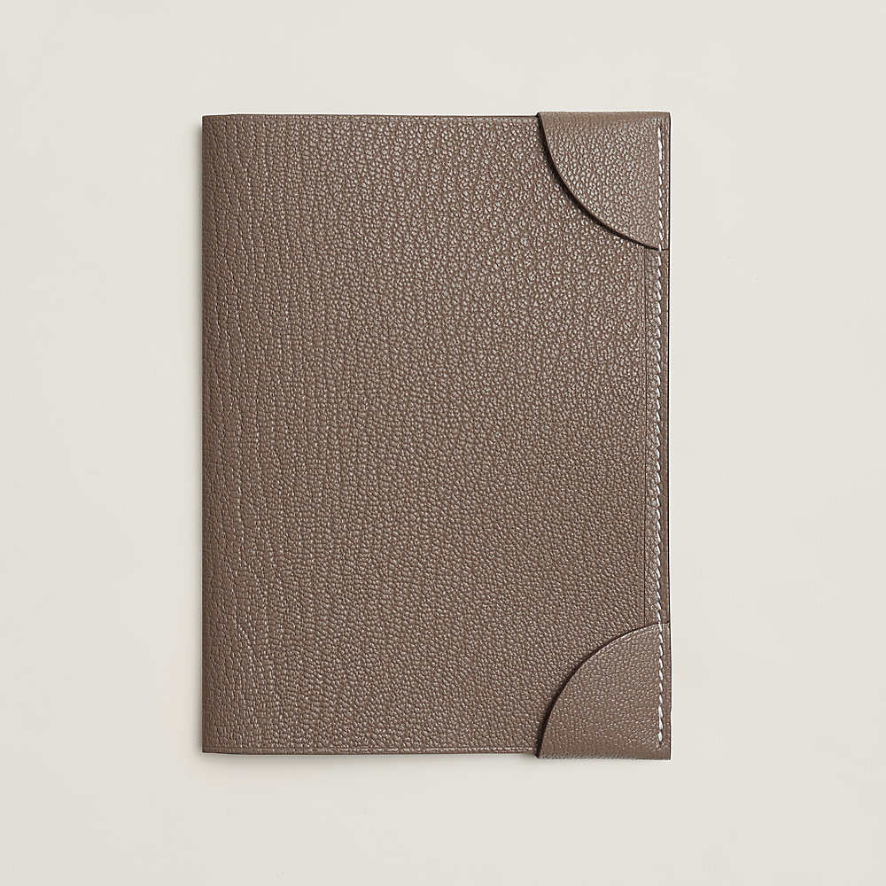 Porte-passeport Coins de Malle - Beige | Hermès France