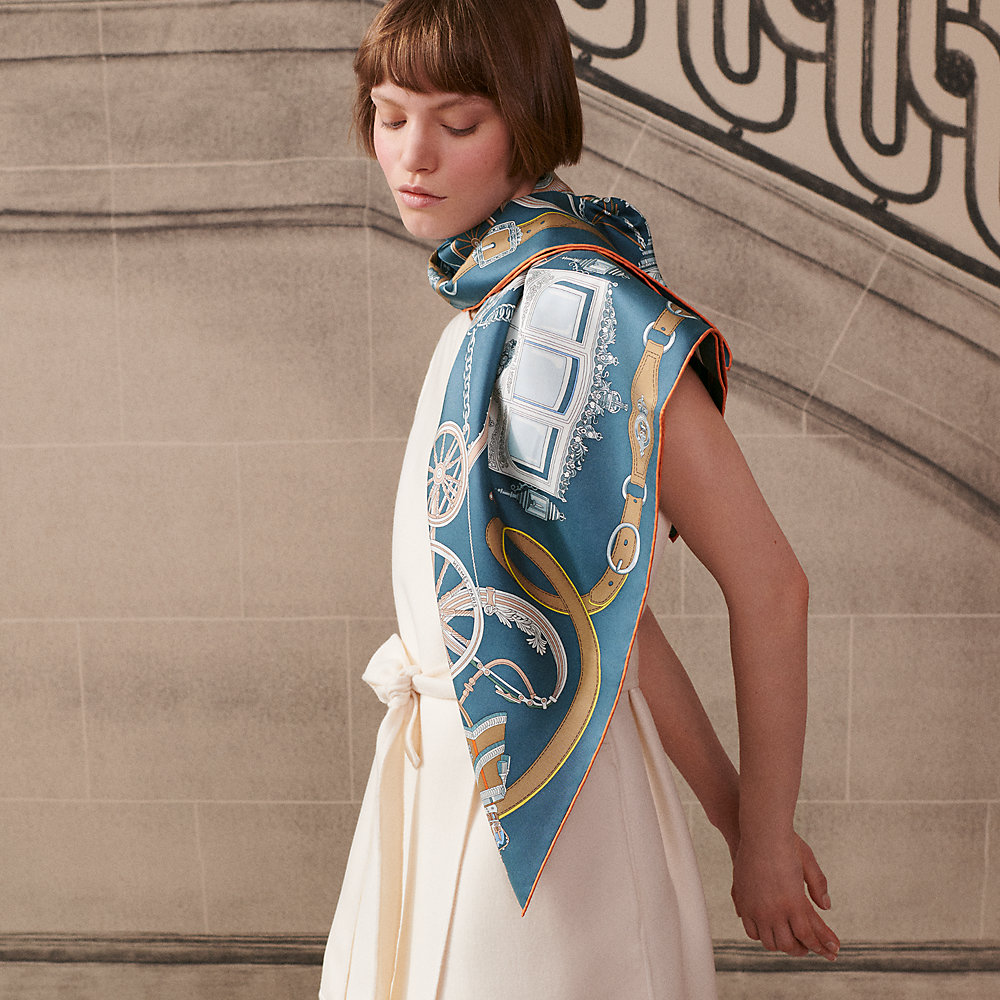 Stately Wheels scarf 90 - Blue | Hermès Singapore