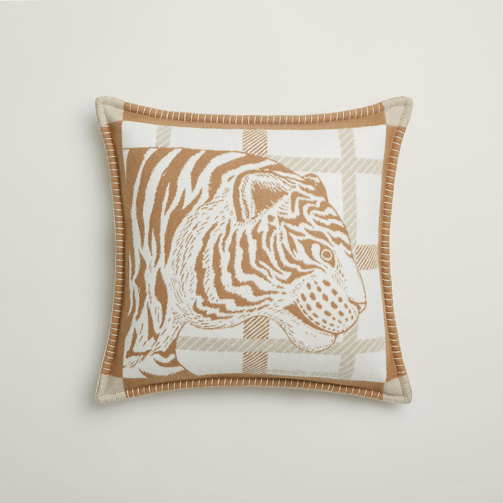Tigre Altai 2 pillow | Hermès Canada